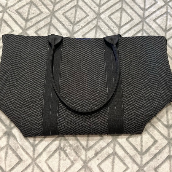 Rothy's | Bags | Rothys The Lightweight Zip Tote | Poshmark